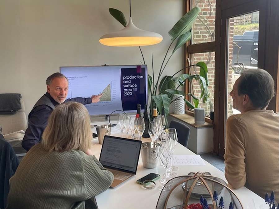 ‘La’ Jancis Robinson a (enfin) découvert le vin belge ! | Marc Vanel